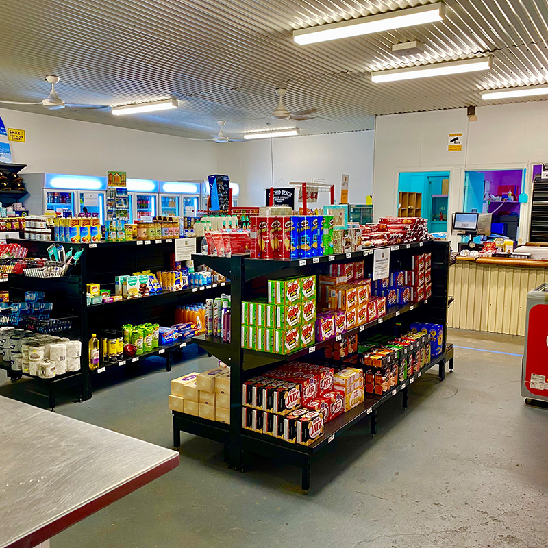 Trading Post - Orchid Beach Trading Post & Driftwood Bar